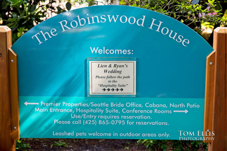 Wonderful Seattle Area Summer Wedding at Robinswood House