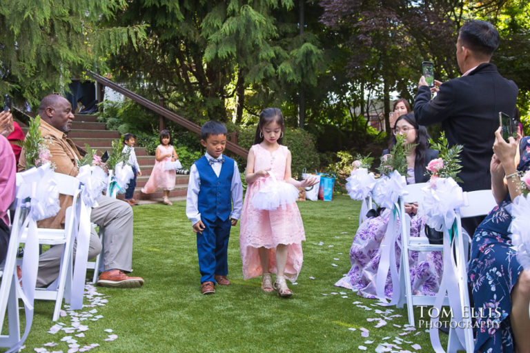 Wonderful Seattle Area Summer Wedding at Robinswood House